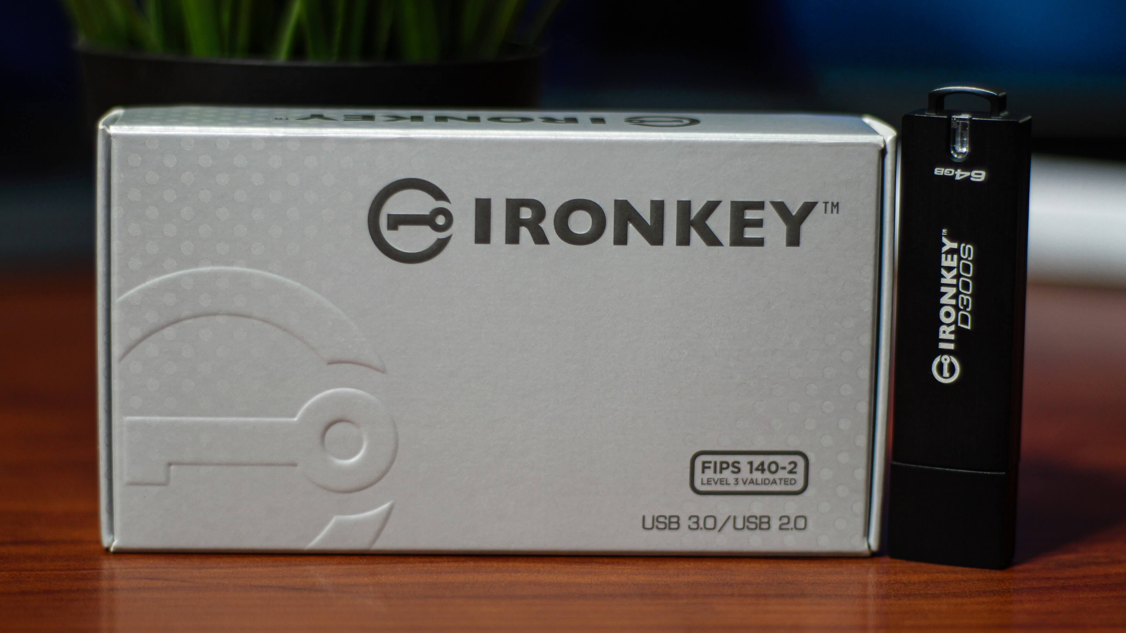 مراجعة ذاكرة فلاش Kingston IronKey D300 بحماية فائقة للبيانات - HDR247